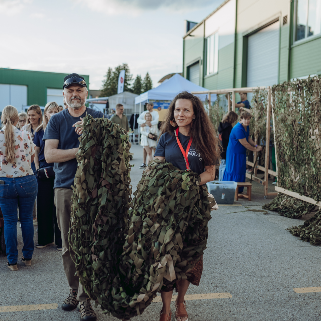 Residents of Latvia are invited to weave camouflage nets for the ...