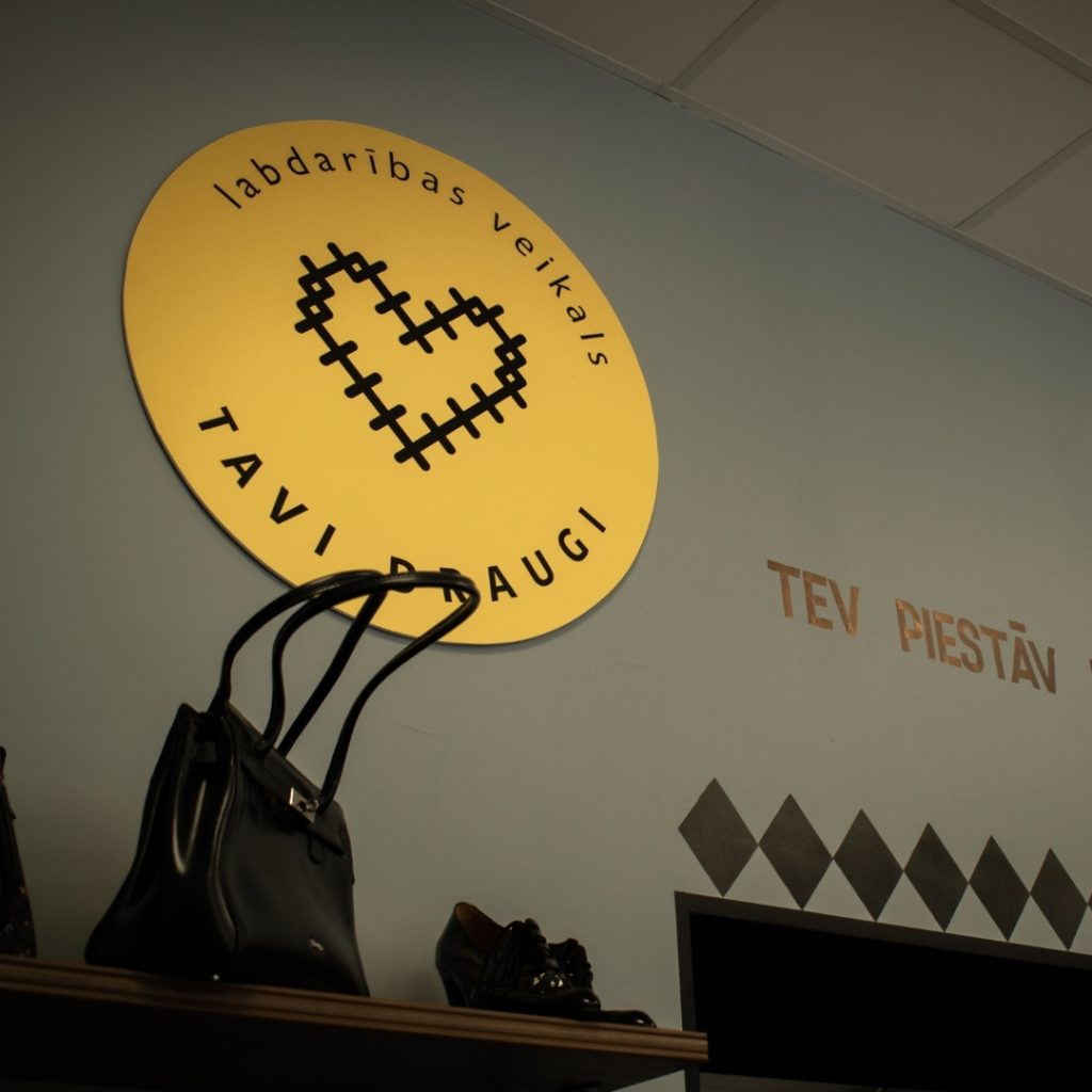 “Tavi draugi” Labdarības veikals uzsāk ALTUM biznesa projekta ...